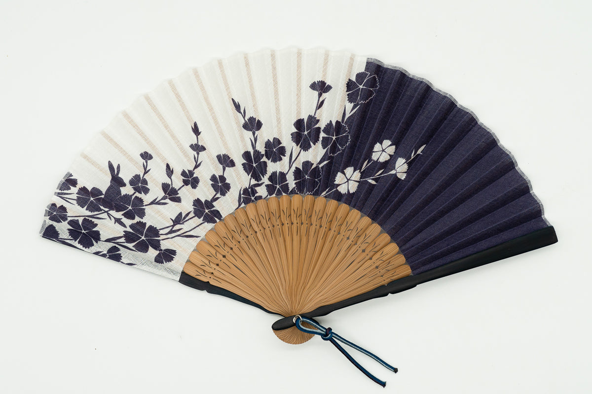 [With folding fan case and paper box] Nadeshiko rabbit (navy)– 扇専門店 万葉